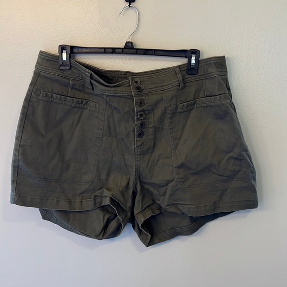 Ava & Viv | Shorts | Ava And Viv Size 2w High Waisted Green Shorts ...